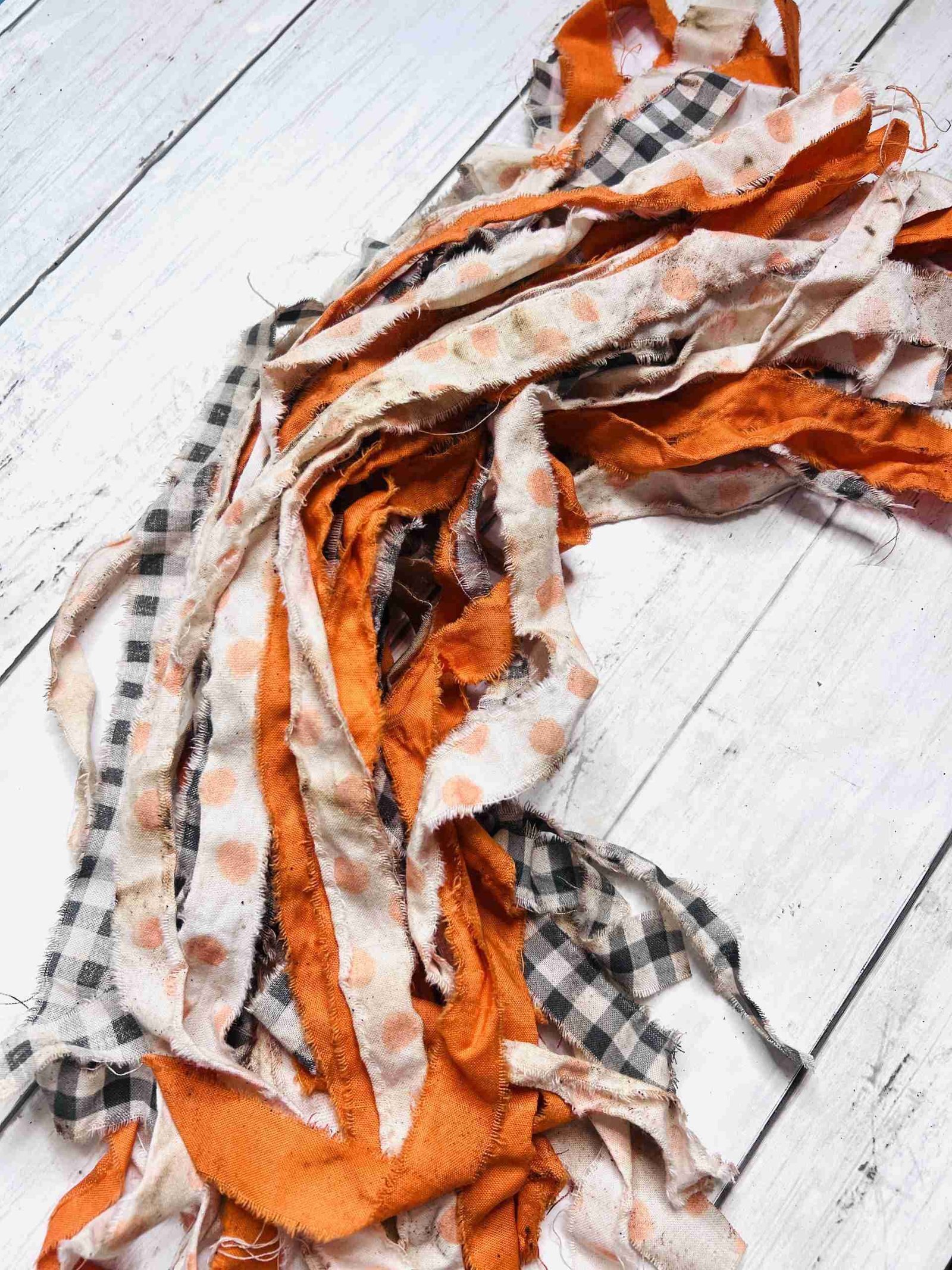 How to Grunge Material Strips - Word & Home