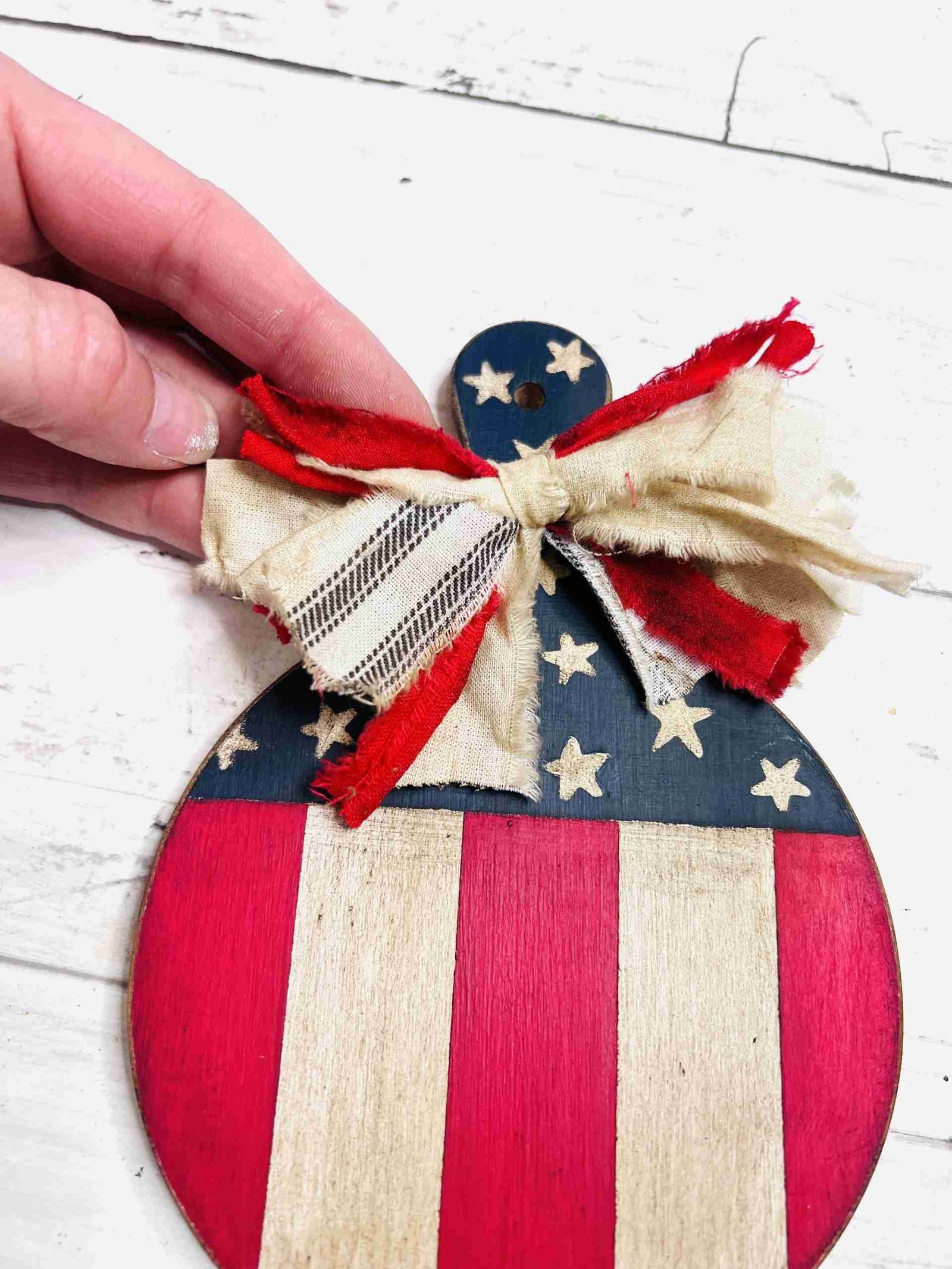 DIY Patriotic Cutting Board Decor - Word & Home - Word & Home