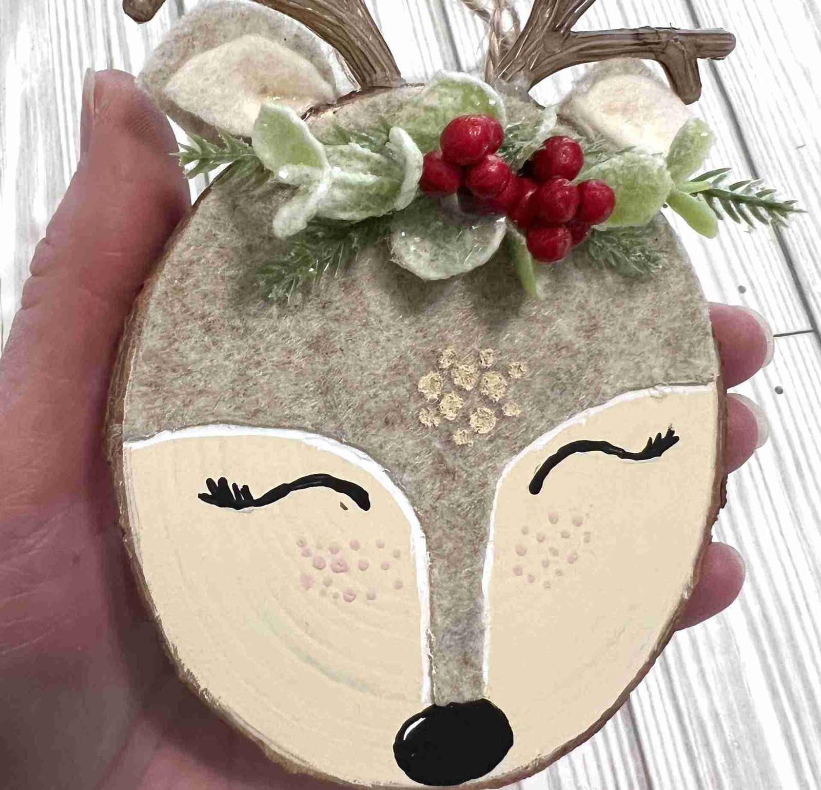 Wood Slice Reindeer Ornament DIY - Word & Home
