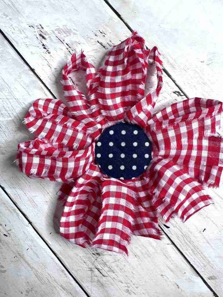 Easy Material Strip Flowers - Word & Home - Word & Home